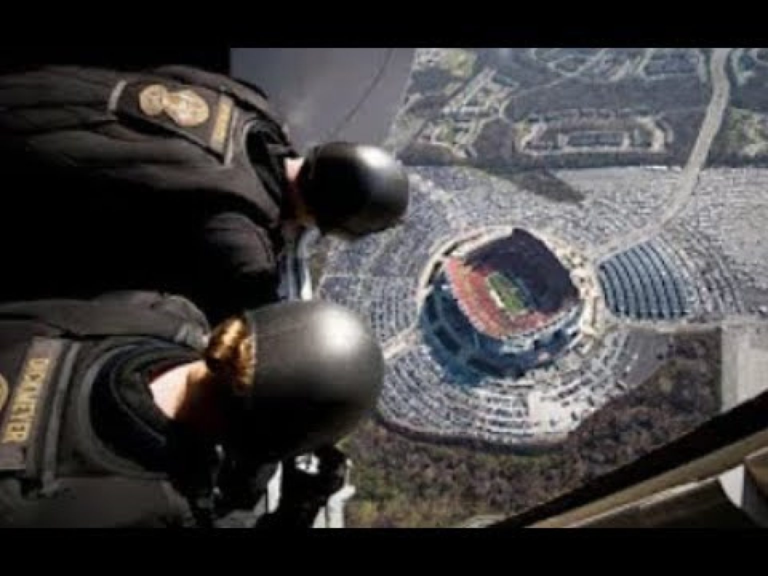 Navy Seals' Insane Parachute Jump Into Football Stadium ...